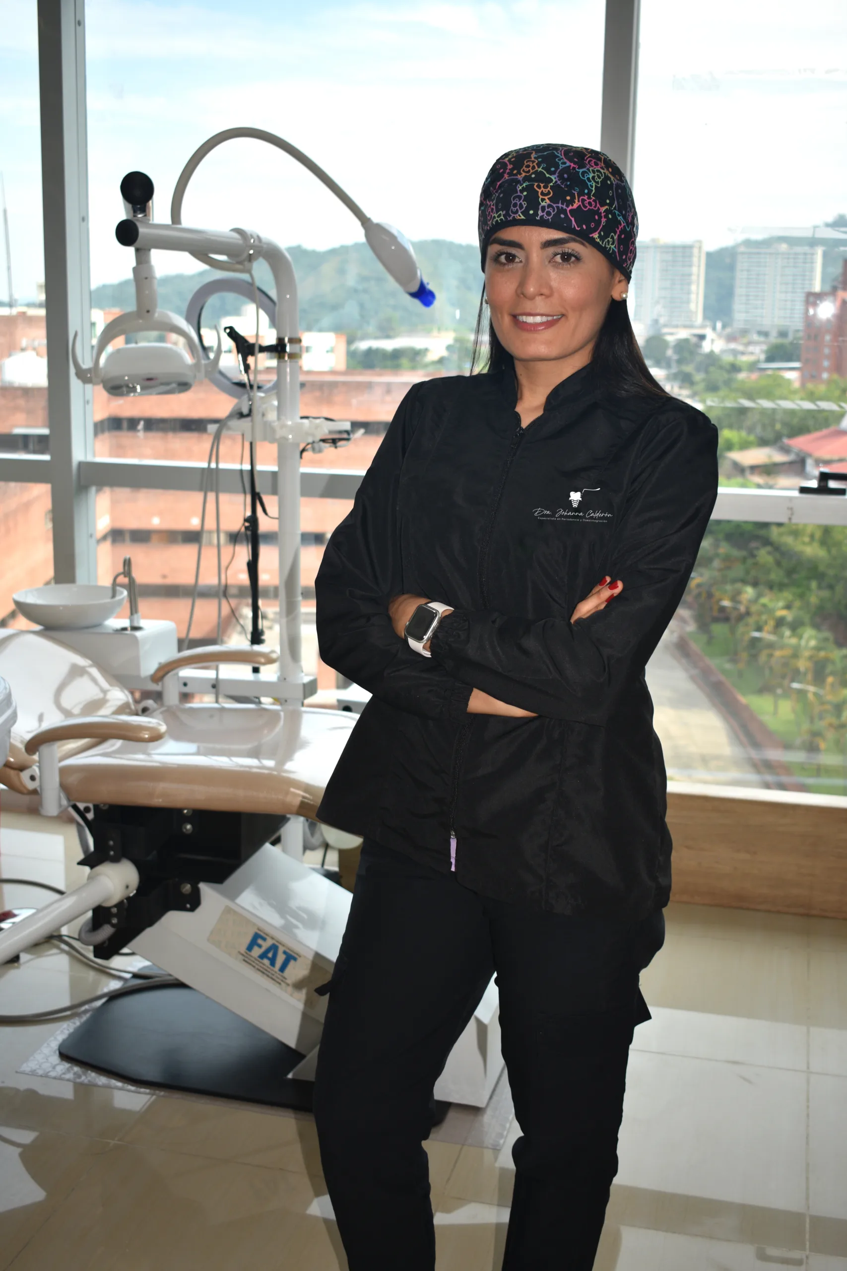 Clínica dental Lider en Periodoncia e Implantes dentales Johanna Calderón